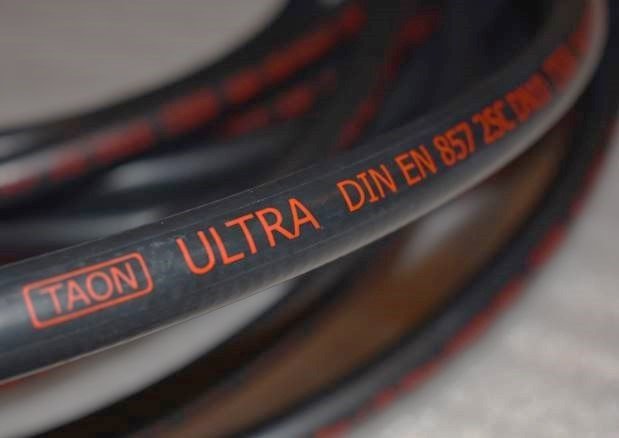 1/2" - 300 Bar - Hydraulic Hose - Ultra - Hydraulic hoses, 2 layers ...